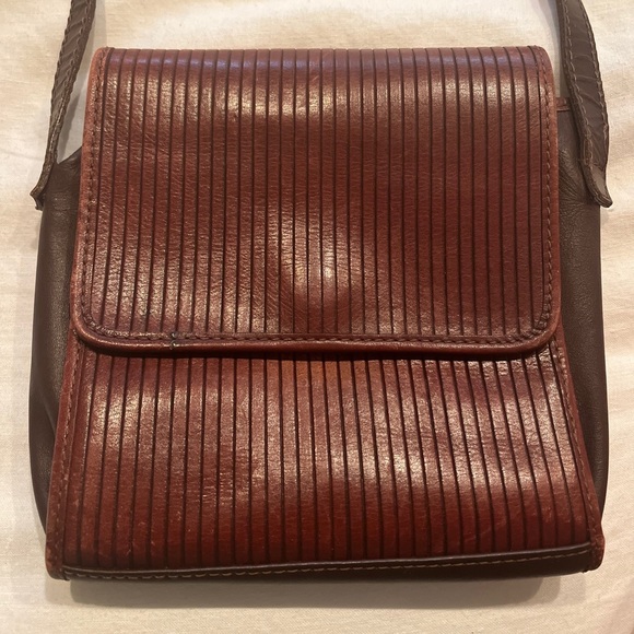 Unisa | Bags | Unisa Vintage Leather Bag Brown Ribbed Crossbody Square ...